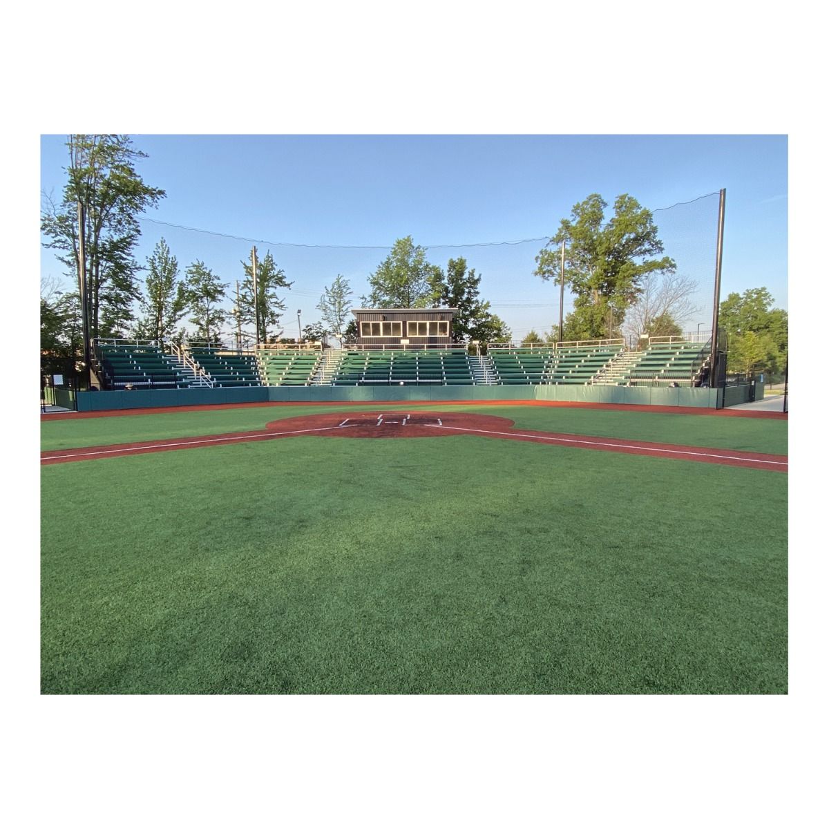 ESSENTIALS OUTDOOR WALL PADS – Athletic Depot